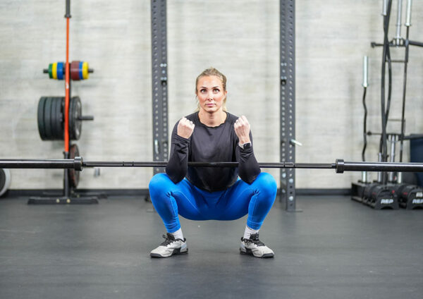 A Trainer Explains How to Do the Zercher Squat | Garage Gym Reviews