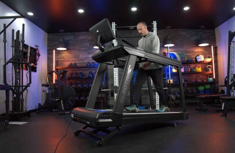 Treadmill Hill Workouts: Benefits, Expert Tips, and More | Garage Gym ...